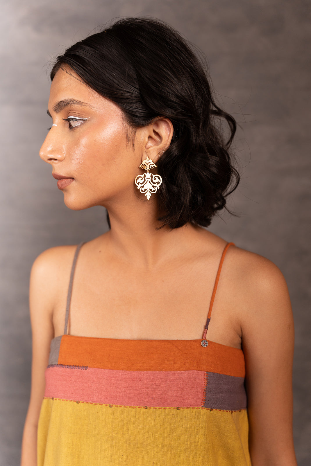 REINA- The Indian charm – EDGES